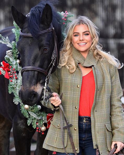 Millie Stennett Showjumping