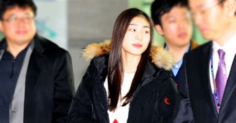 [md포토] 김연아 빨간 입술 여인의 향기 물씬