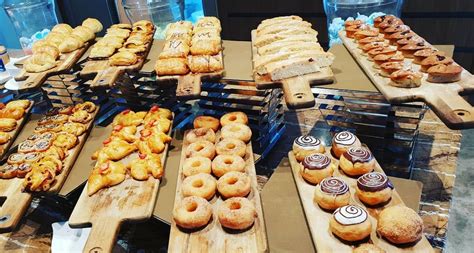 7cs Lounge Relax And Unwind — Airways Hotel And Residences