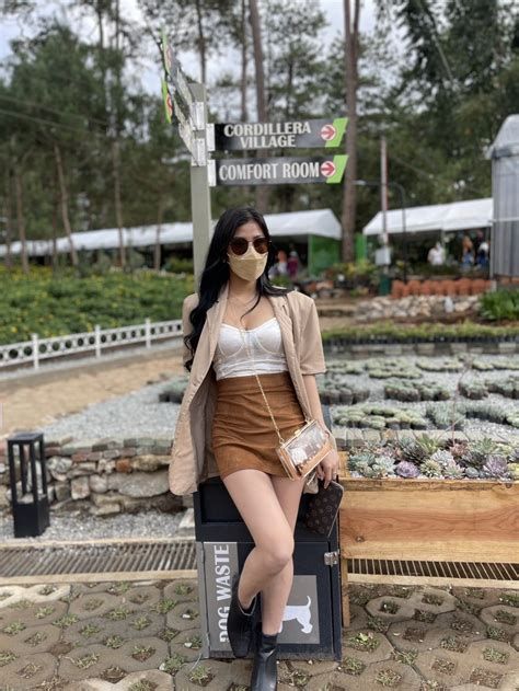 SHEIN Privé Top corto de tirantes bustier de seda con cadena Moda de Mujer SHEIN México