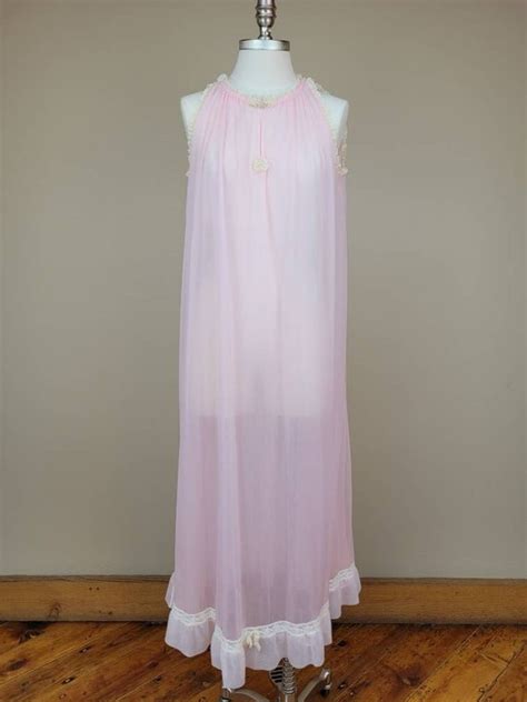 1960s Pastel Pink Lace Gem