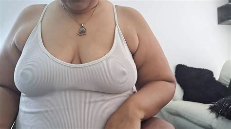 거실에서 자위하는 새엄마 내 자지를 아주 잘 빨아 xHamster