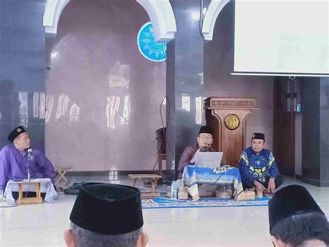 Kajian Ahad Pertama PCM Wiyung Surabaya Bahas Profesionalisme Sesuai