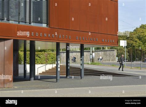 Besucherzentrum Gedenkstaette Berliner Mauer Bernauer Strasse Mitte Berlin Deutschland