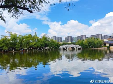 初秋的昆明月牙塘公园