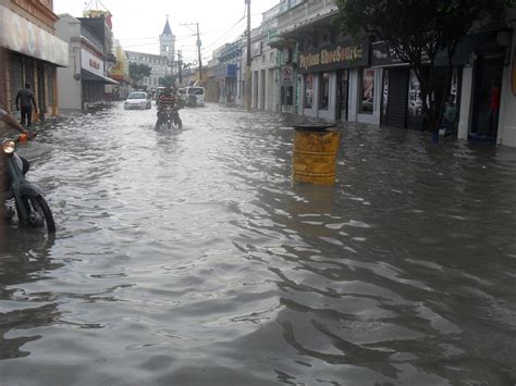 Manuel El Comunitario Fuertes Aguaceros Causan Inundaciones En La