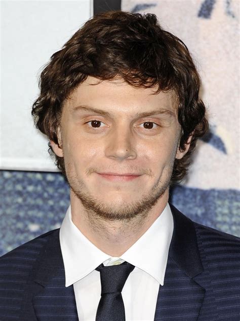 Evan Peters AlloCiné