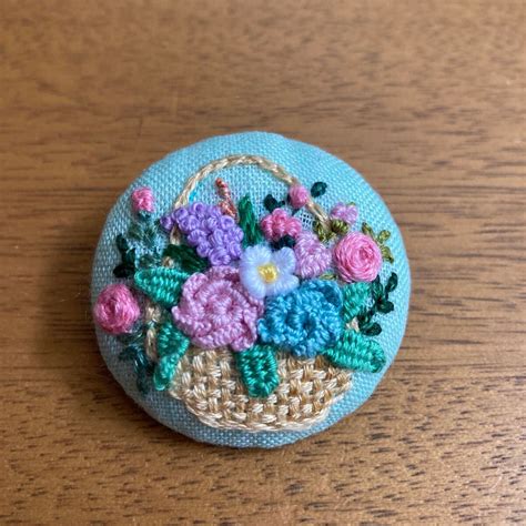 Yahooオークション 花籠手刺繍ブローチ