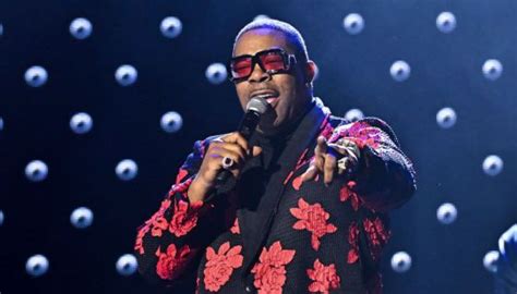 Busta Rhymes Reacts To Fan Touching Him Inappropriately