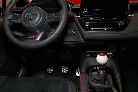 Gr Corolla 220g Weighted Shift Knob White