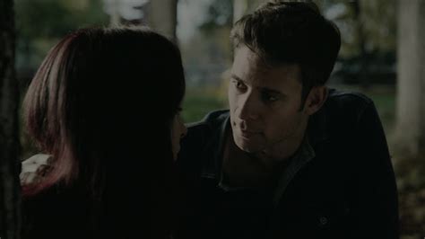 Auscaps Steve Lund Shirtless In Bitten 2 05 Rabbit Hole
