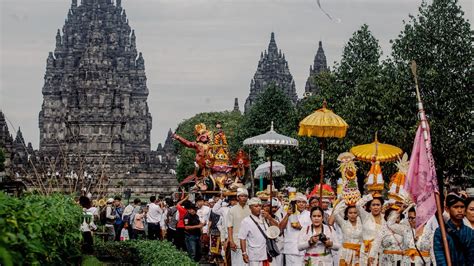 Ritual Umat Hindu Jelang Hari Raya Nyepi Tahun Baru Saka 1941