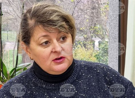 Майсторски клас по физика на елементарните частици привлича млади дами