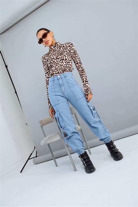 Mom Cargo Tokio Celeste H Reina