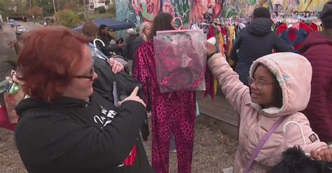 Emma Munson Foundation Sharing Love Through Halloween Costumes Cbs