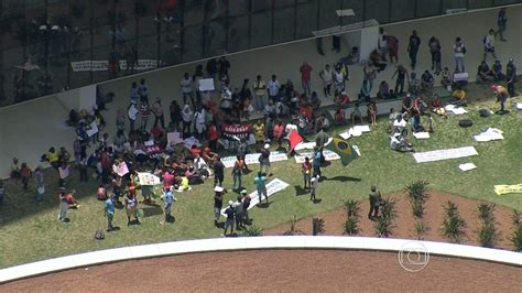Moradores De Ocupa Es Fazem Protesto Na Cidade Administrativa Mg G
