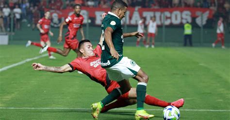 Atuações ENM Alesson sai do banco e evita derrota do Goiás veja notas