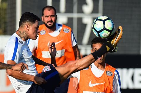 Corinthians Terá Giovanni Augusto No Lugar De Jadson Contra O Flu