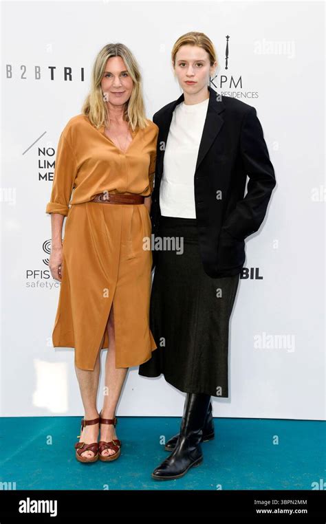 Nele Mueller Stöfen Und Katharina Stark Beim Fest Der