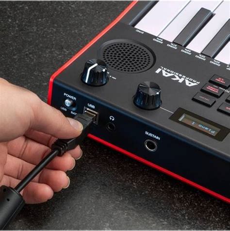 Akai Pro Mpk Mini Play Mk3 Compact Keyboard And Pad Controller With Speaker 128 Sounds 25