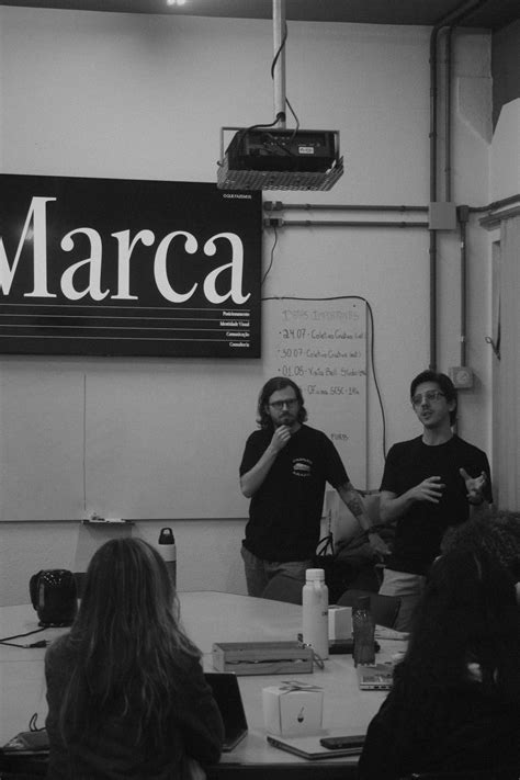 Molde® No Linkedin Design Branding Estratégia Publicidade