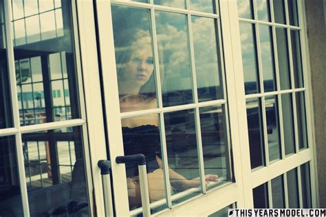 Gorgeous Melody Vee Showing Her Flawless Body 13 Photos