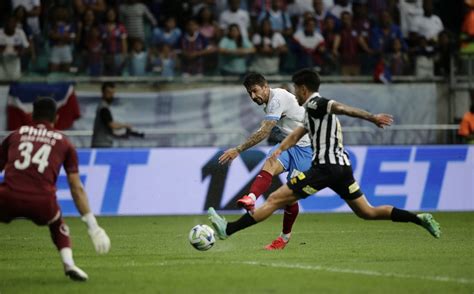 Jornal Correio Everaldo Precisa De 440 Minutos Para Marcar Um Gol