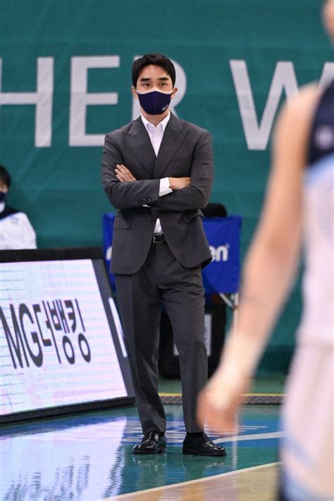‘진짜 프로농구 맞아 신한은행 4쿼터 단 1점…역대최소점 불명예