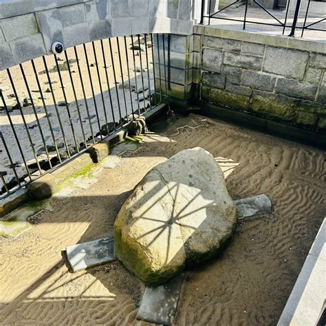 Your Guide To Visiting The Historic Plymouth Rock