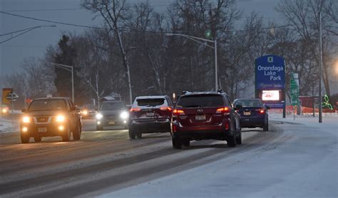 Slippery Roads Snow Causing Many Crashes Messy Commutes In Onondaga