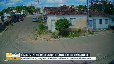 Bom Dia ES Ônibus escolar desgovernado desce ladeira e vai parar no