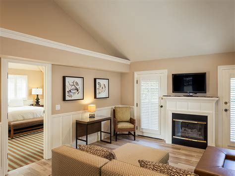 Pacific Grove Lodging Photos Lighthouse Lodge And Cottages