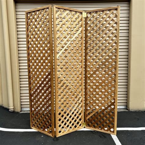 Screen Lattice Make A Scene