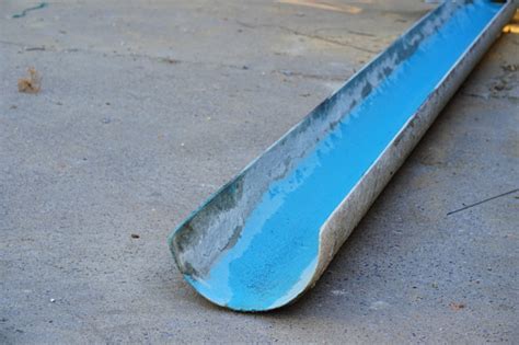 Diy Pvc 파이프는 건설 현장에서 동일한 거터를 분할 Diy에 대한 스톡 사진 및 기타 이미지 Diy 갈퀴 건설 현장