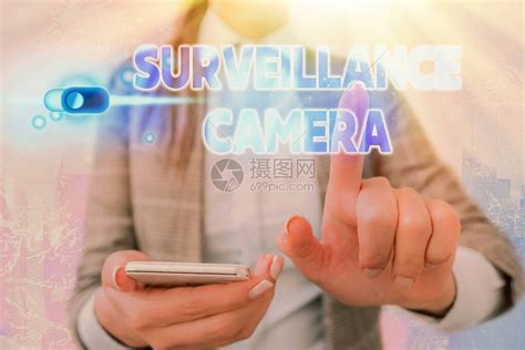 商业照片展示闭路电视在监视器上发送信号的监控摄像头中播放了一高清图片下载 正版图片506511744 摄图网