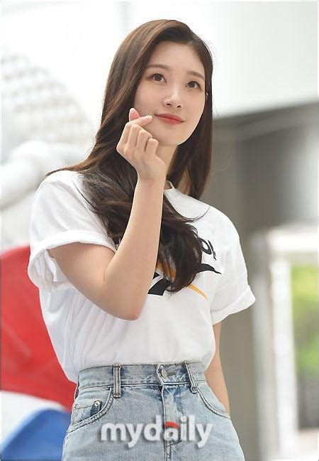 韩国女团dia成员郑采妍出席某体育品牌举行宣传活动！偶像青春运动气质 新闻资讯 高贝娱乐