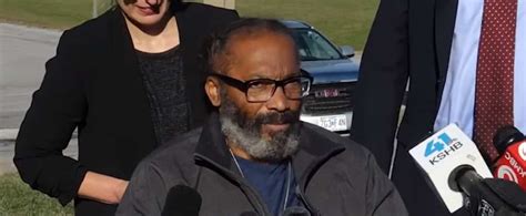 Innocenté Après 43 Ans De Prison Un Afro Américain Peine à Sadapter à