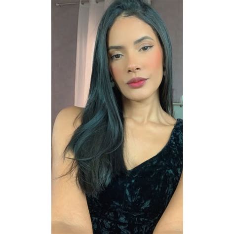 Juliana Santos Julianasantos96 • Threads Say More