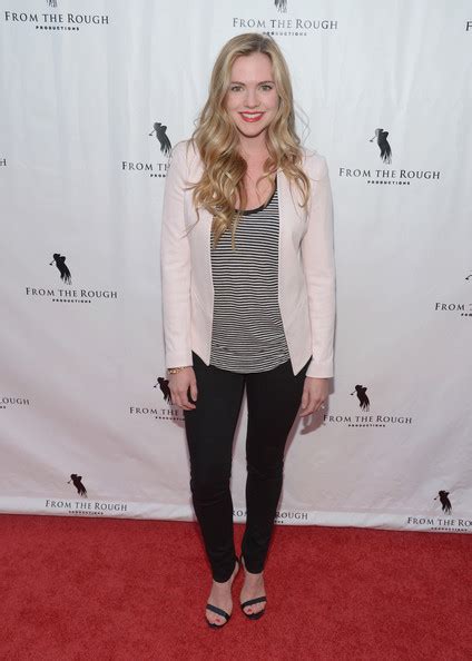 10 Hot Sexy Caitlin Custer Bikini Pics