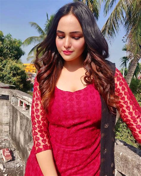 Book Hire Model Aliya Naaz For Events In Best Prices Starclinch