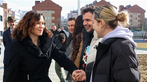 Las Botas Altas Pero Cómodas De Isabel Díaz Ayuso Se Llevan Con Los
