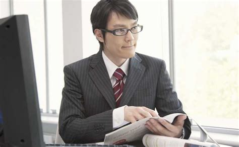テンションが低い人は「すでに人生は決まっている」と思っている。テンションが高い人は「人生を自分が作るもの」と思っている。 テンションの高い