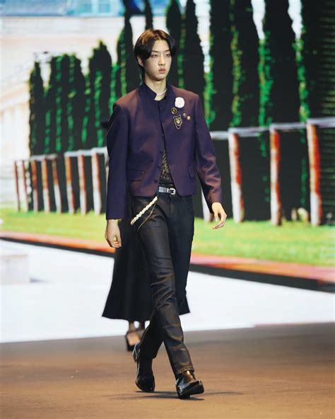 나무 Nam U 나무 컬렉션 And 남은경무대의상 2023 Dfc Nam U Concept Garden Party 취향이 맞는 사람들 아름다운 공간 스타일리쉬한