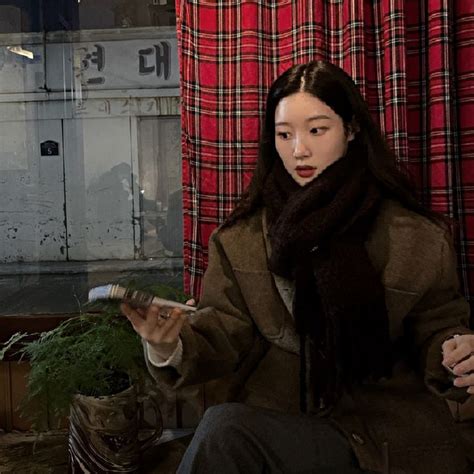 Pin By Cherryfly On Chaeyeon Fashion Style Chaeyeon