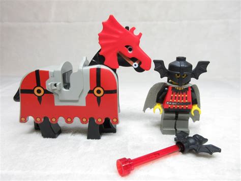 LEGO 正規品 コウモリ男爵 甲冑馬 ミニフィグ 同梱可能 レゴ キャッスル お城 キングダム 兵士 騎士 ブラック ナイト ファルコン 中古 のヤフオク落札情報