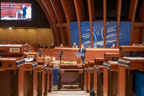 Со 16 секунди молк за 16 години во ЕУ-чекалницата, Димитров го почна ...