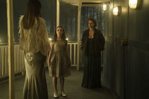 Tales Of The Walking Dead Samantha Morton Makes Unsettling Return As