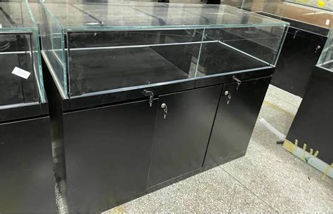 Modular Rectangular Glass Display Cases Used In Jewelry Stores