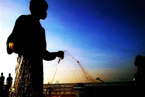 Top 10 Bài văn phân tích nhân vật Phùng trong Chiếc thuyền ngoài xa