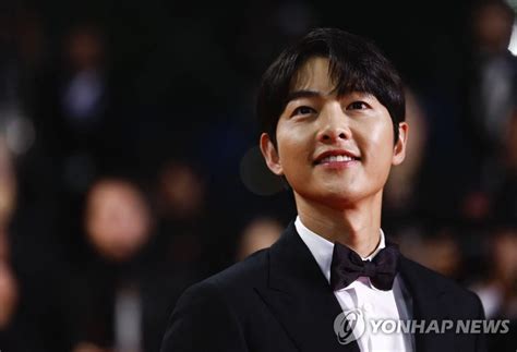 Song Joong Ki Appeared At Cannes Alone Heres Why His First Joint